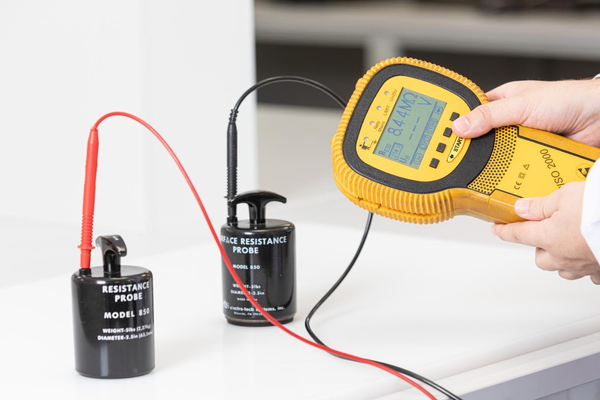 ESD-White paper zum Download / Murtfeldt - Alto rendimiento en plásticos.